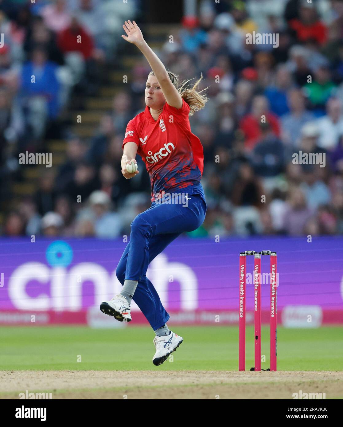 Lauren bell england bowling hi-res stock photography and images - Alamy