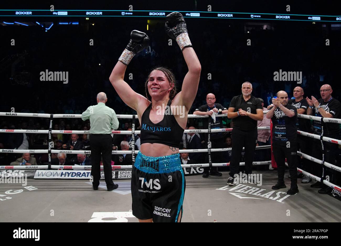 Savannah Marshall celebrates victory against Franchon Crews-Dezurn ...