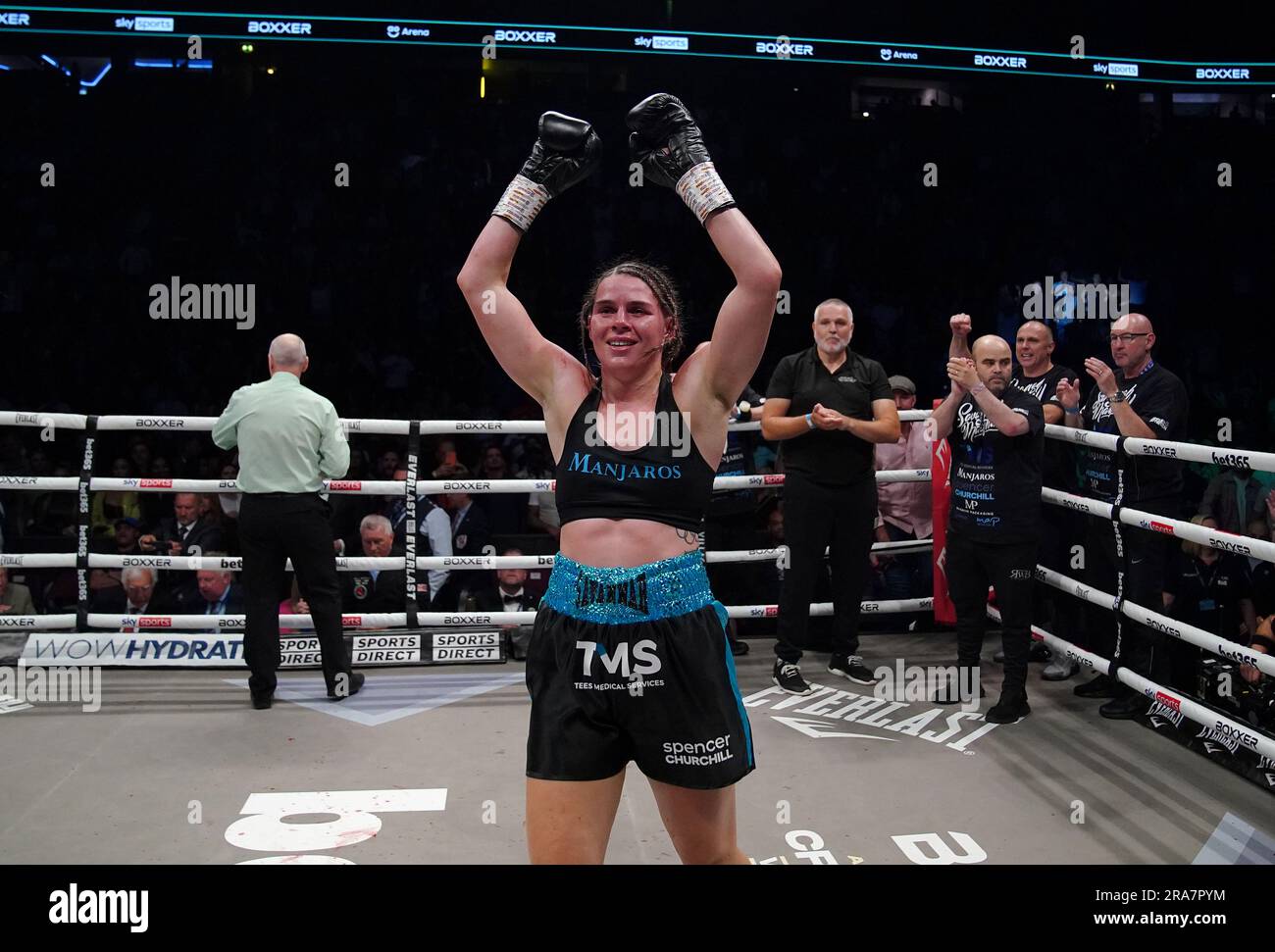 Savannah Marshall celebrates victory against Franchon Crews-Dezurn ...