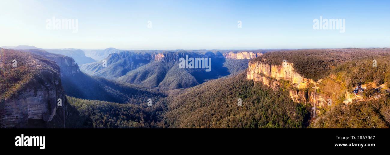 From scenic Bridal veil lookout to Govetts leap rock formation in the ...