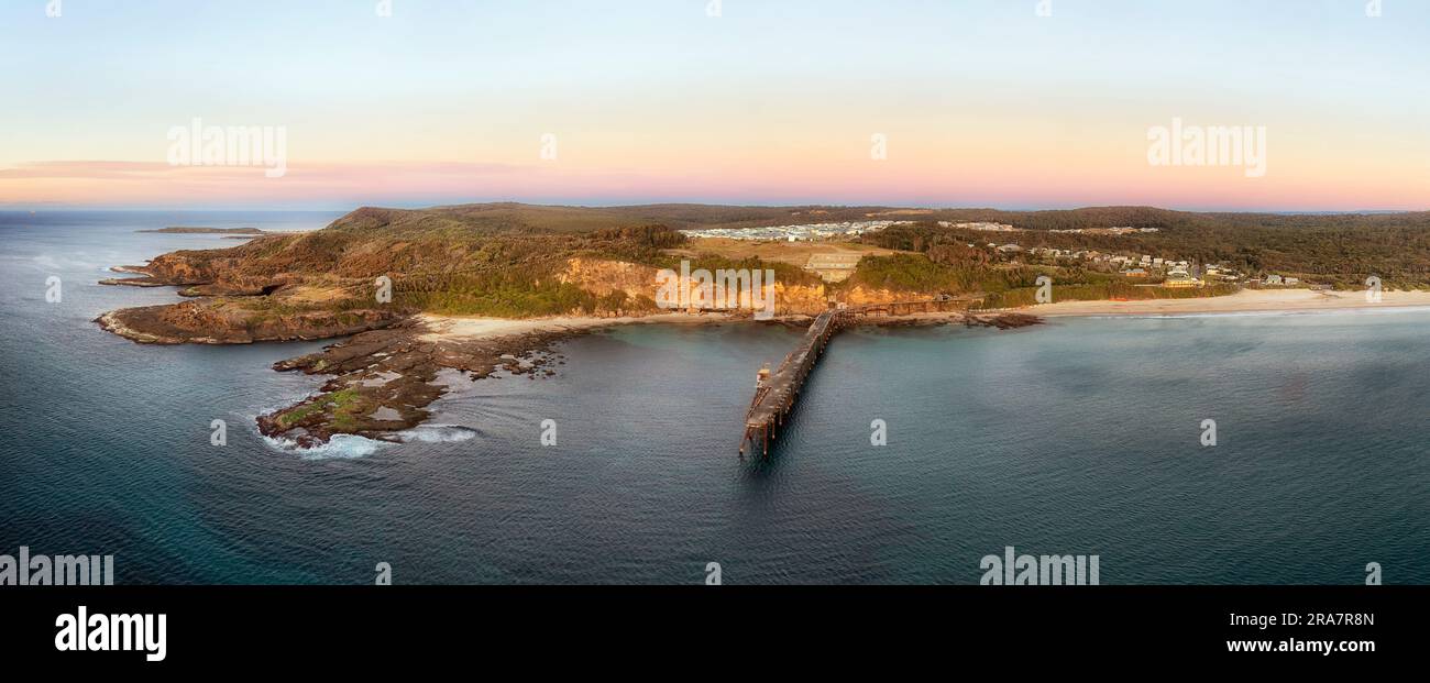 Short scenic Middle Camp beach in Cathering Hill bay town Pacific coast ...