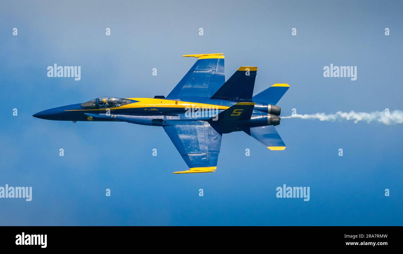 The amazing jets flying overhead Stock Photo - Alamy