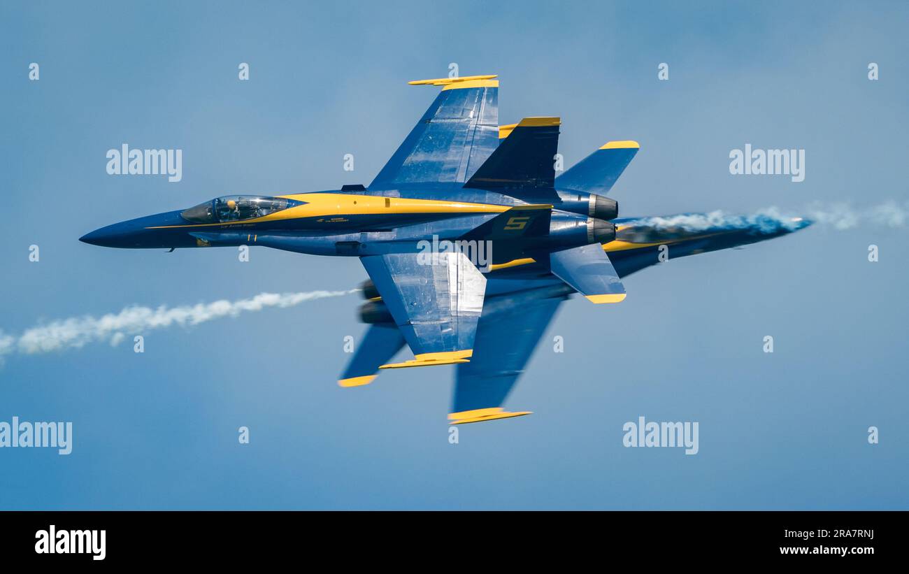 The amazing jets flying overhead Stock Photo - Alamy