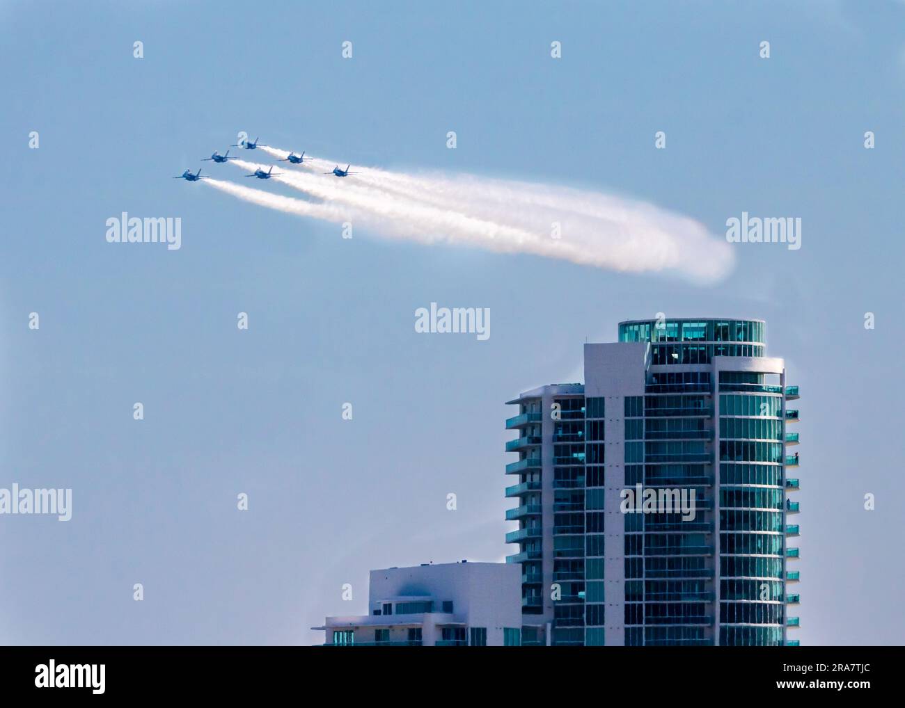 The amazing jets flying overhead Stock Photo - Alamy