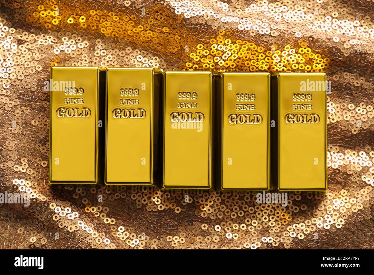 Bronze sequin hi-res stock photography and images - Alamy