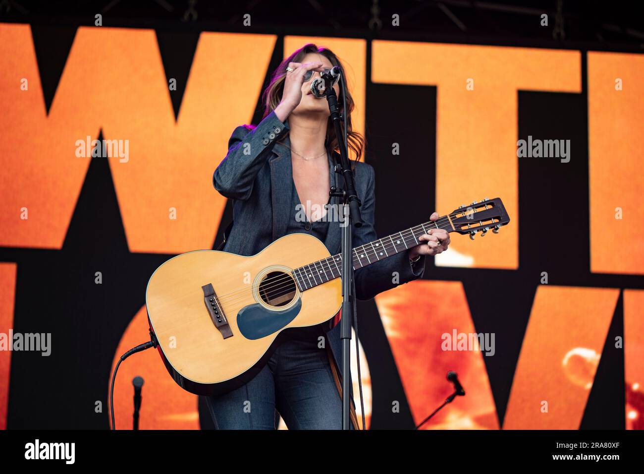 8 ep01 hi-res stock photography and images - Alamy