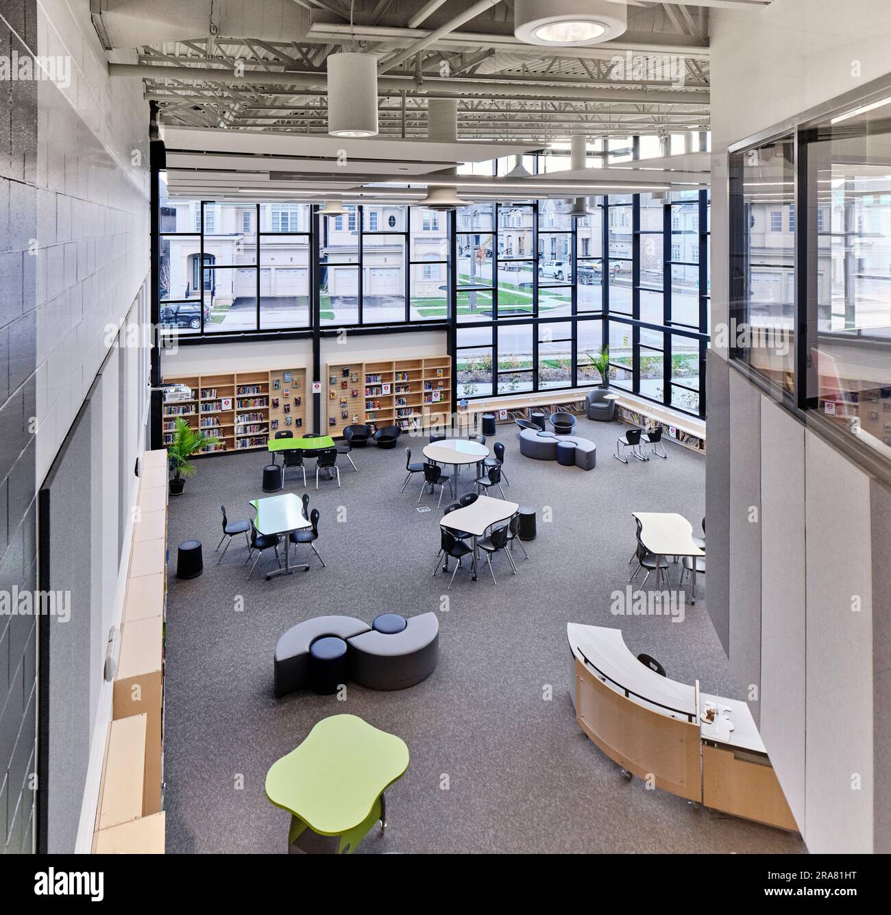 Modern canadian elementary school hi-res stock photography and images ...