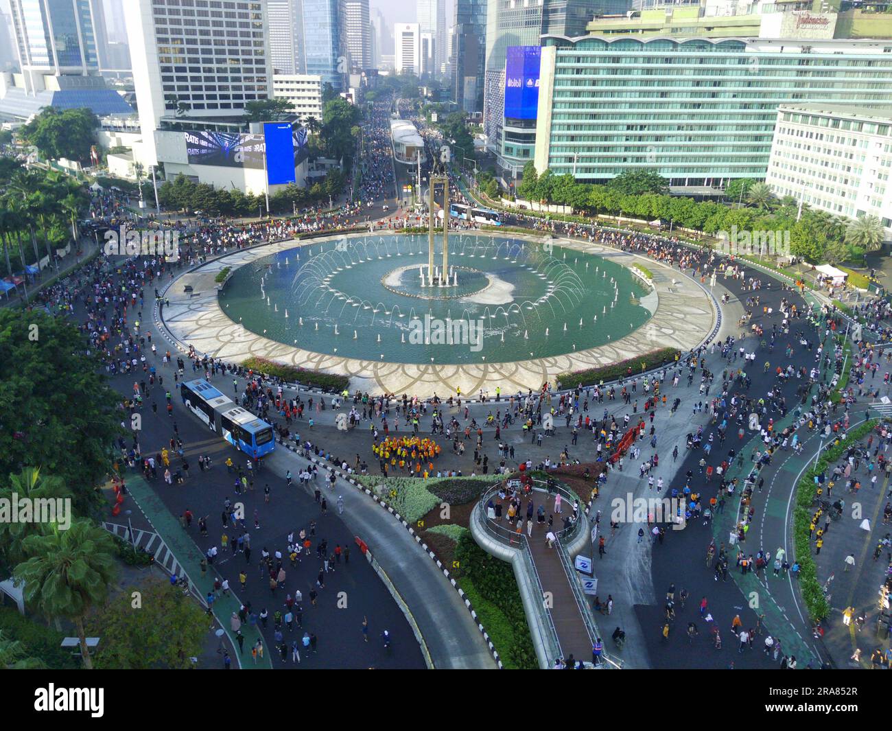 Top view of Car Free Day at the Hotel Indonesia Roundabout, Central ...