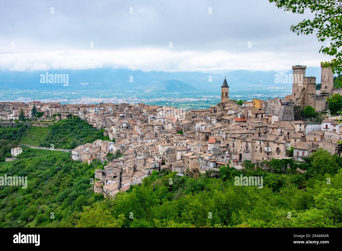 Pacentro hi-res stock photography and images - Alamy