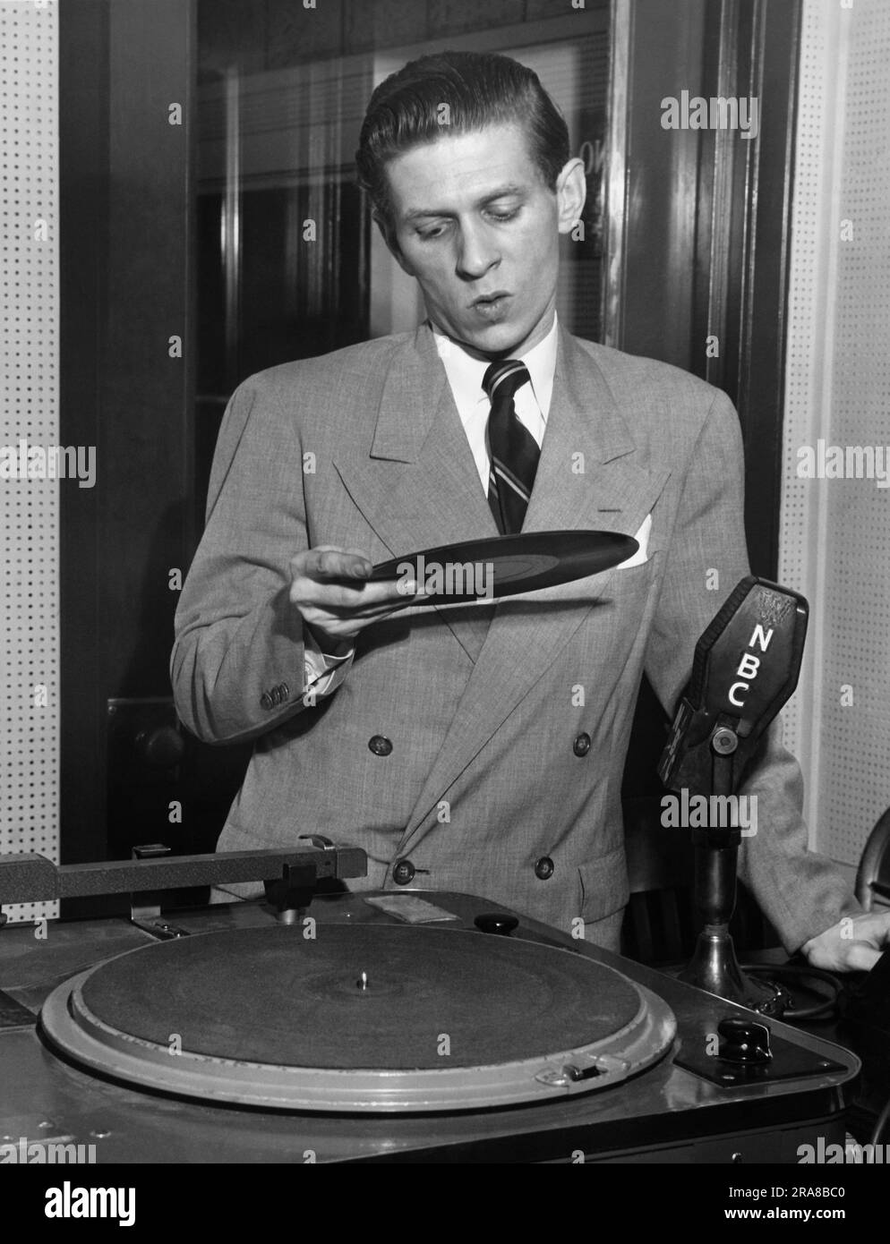 Historical disc jockey hi-res stock photography and images - Alamy