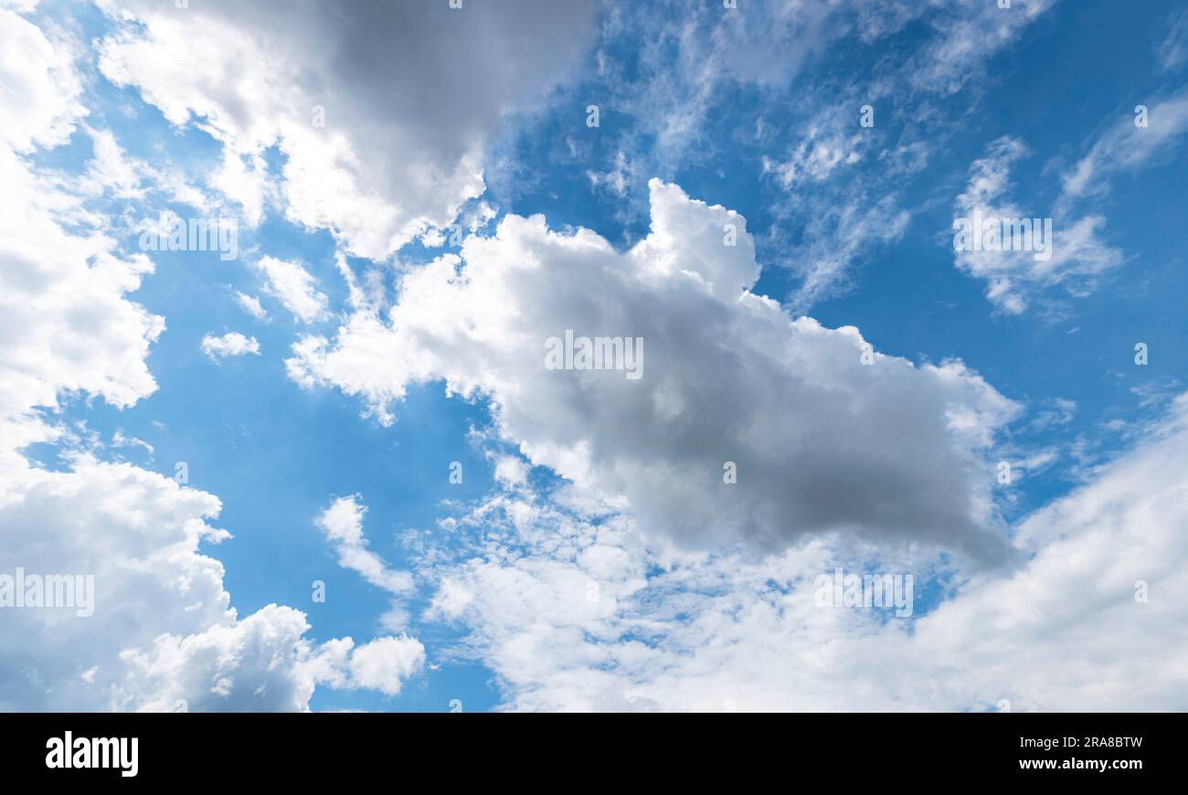 Sunshine bright sky hi-res stock photography and images - Alamy
