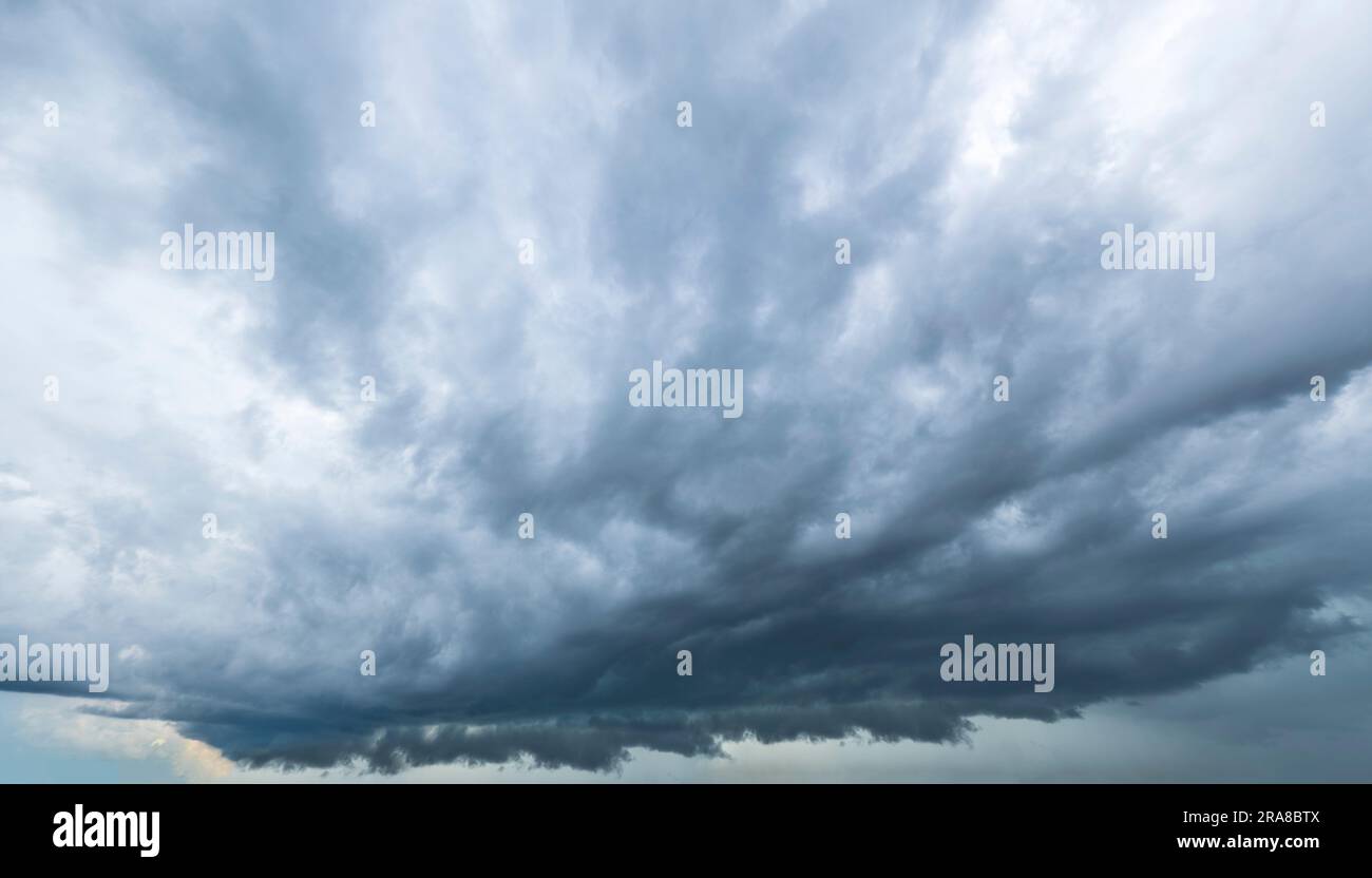 Weather rain clouds hi-res stock photography and images - Alamy