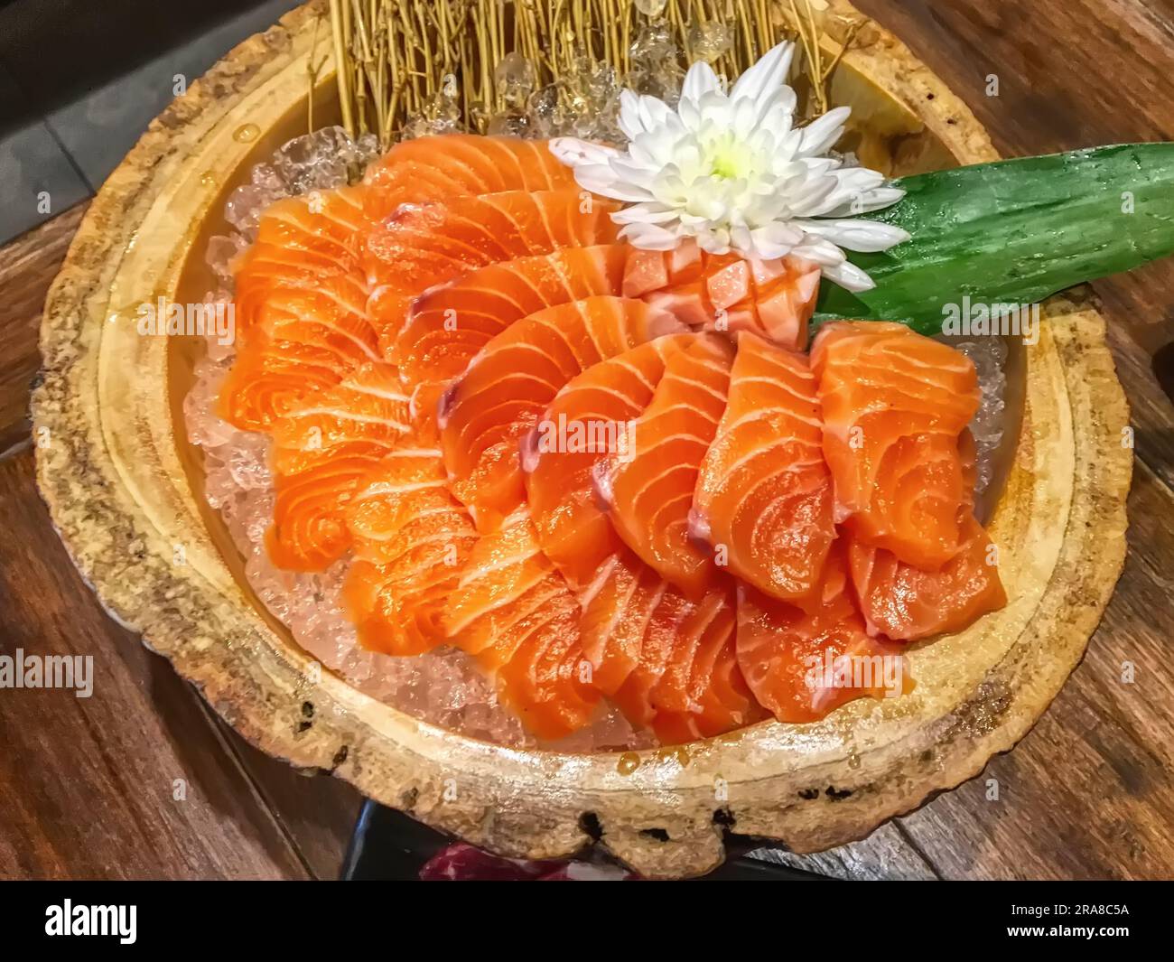 Sashimi is the Japanese national dish. Contains many types of fish meat ...