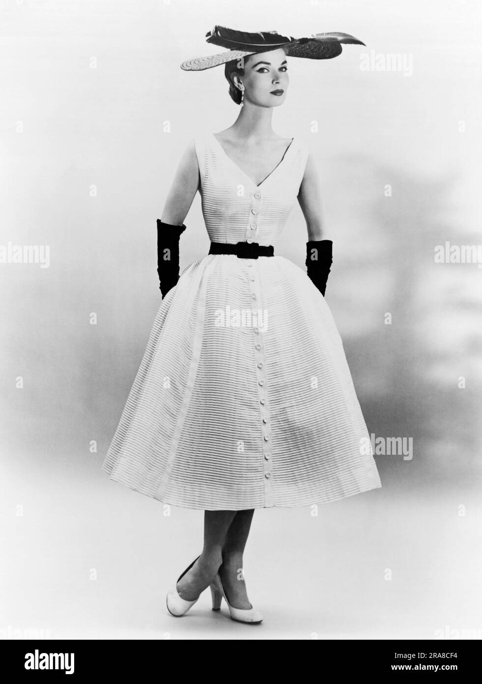1950s fashion models Black and White Stock Photos & Images - Alamy