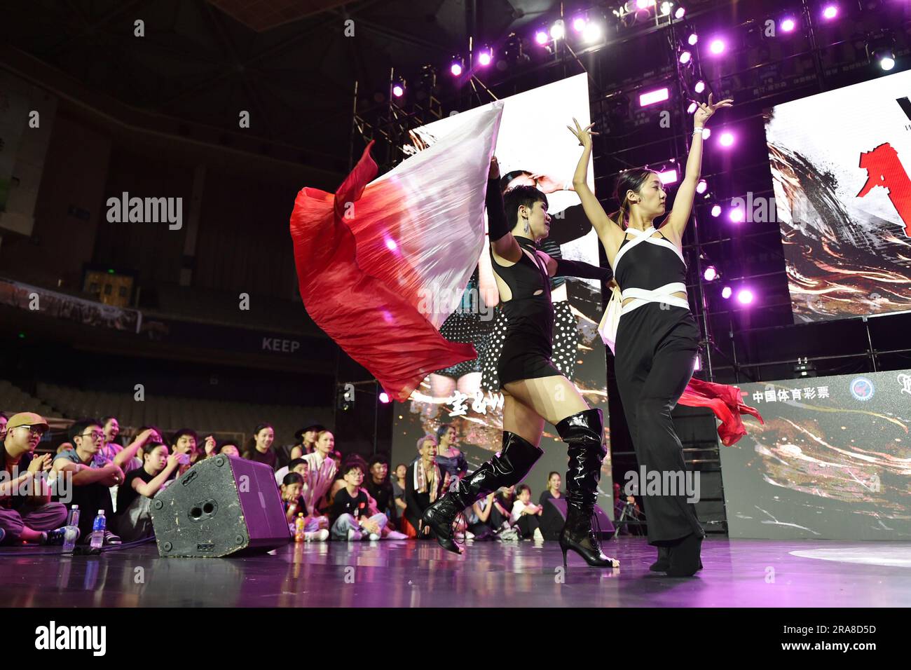NANJING, CHINA - JULY 1, 2023 - Participants participate in the Locking ...