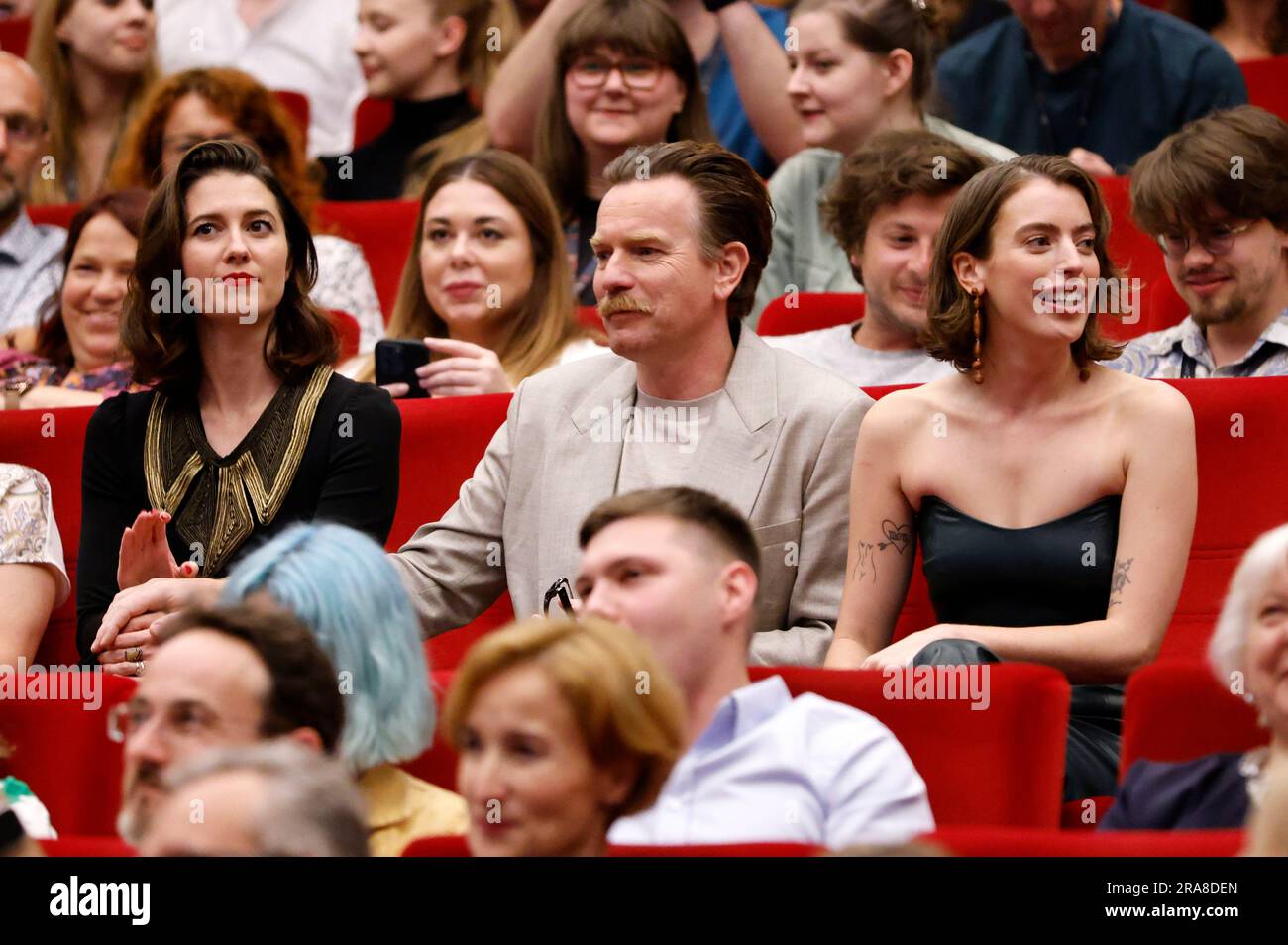 Mary Elizabeth Winstead, Ewan McGregor und Clara Mathilde McGregor beim ...