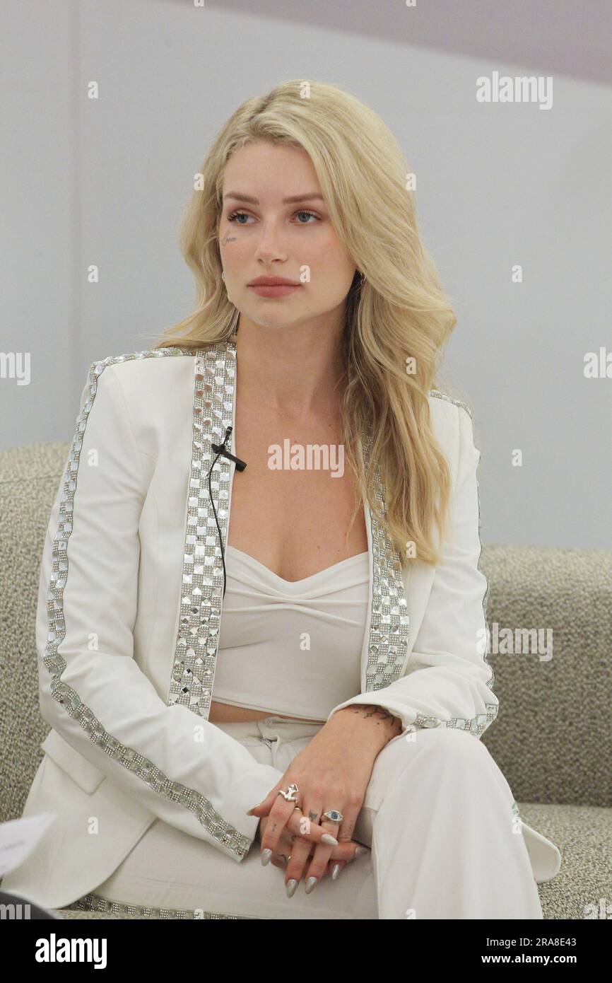 Lottie moss kate hi-res stock photography and images - Alamy