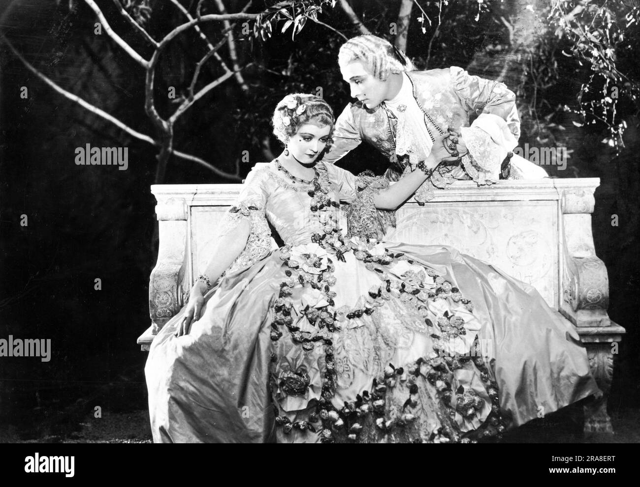 DORIS KENYON and RUDOLPH VALENTINO in MONSIEUUR BEAUCAIRE 1924 director ...