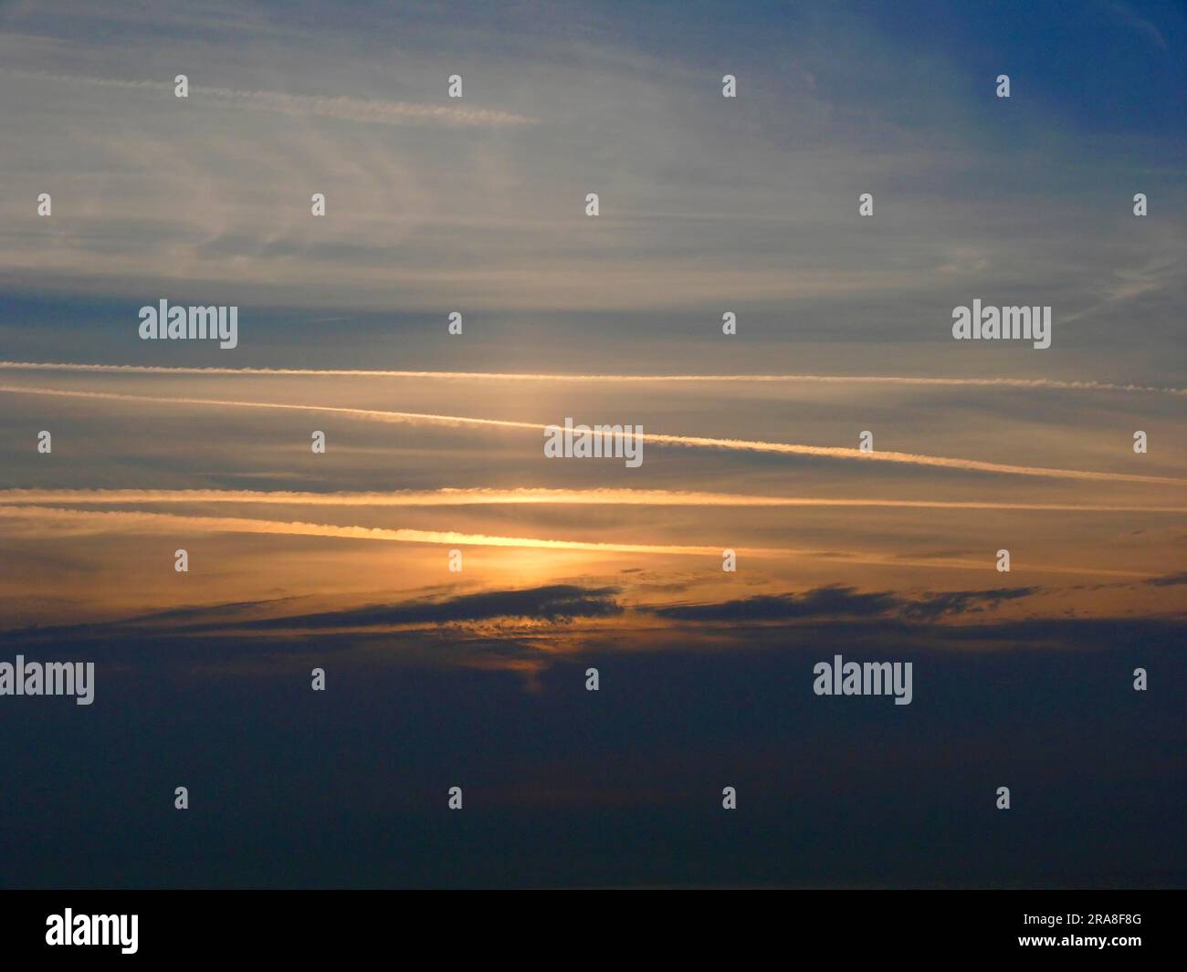 Contrails in the sky hi-res stock photography and images - Alamy