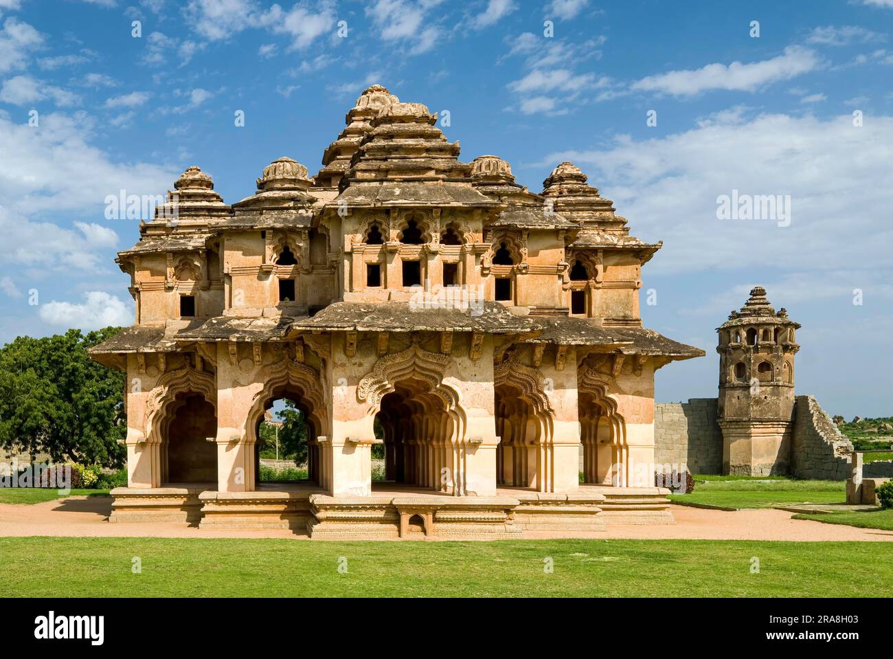 Lotus Mahal in Hampi, Karnataka, South India, India, Asia. UNESCO World ...