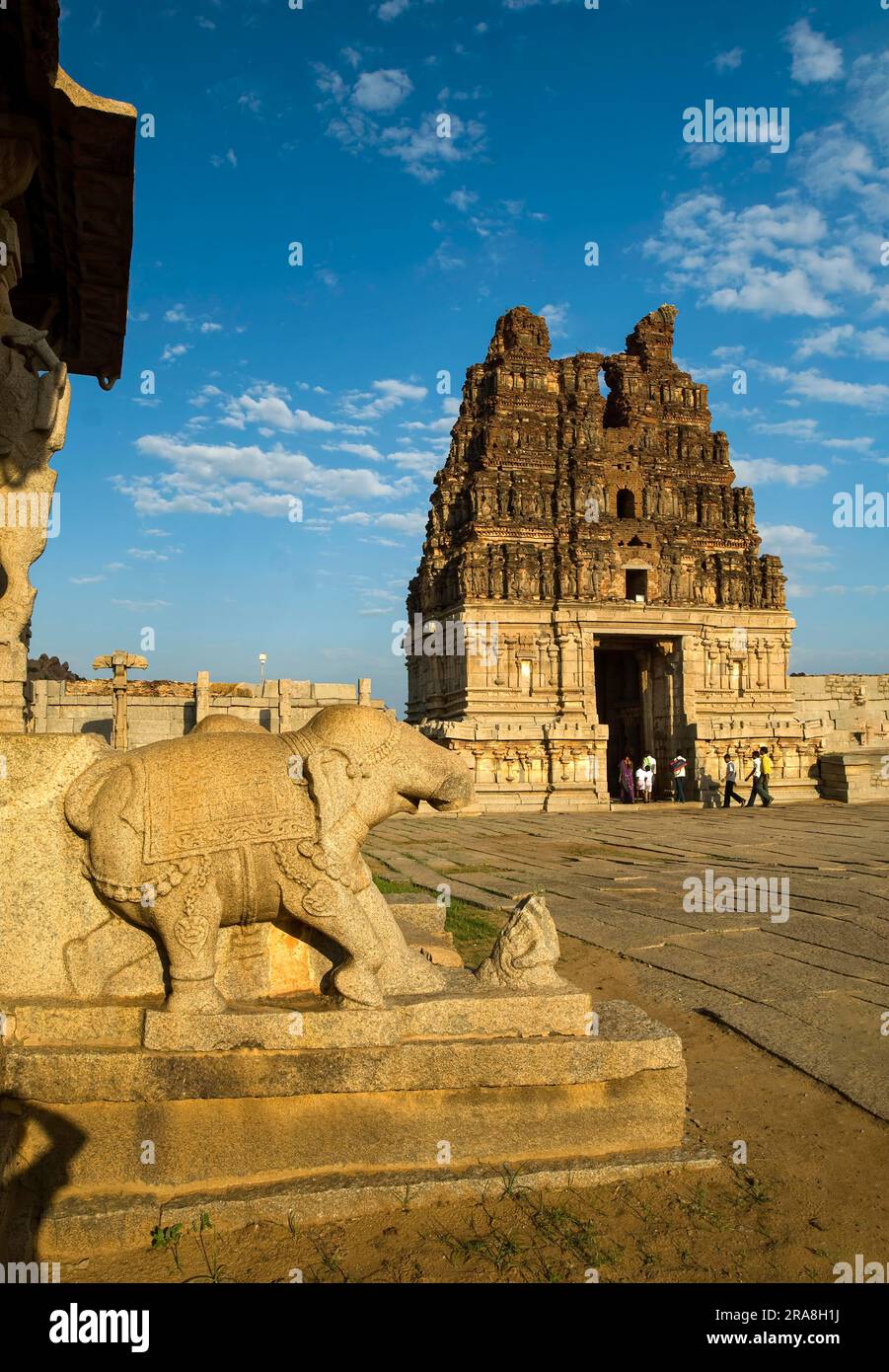 Elephant Bajana Mandap and Shri Vijayavitthala Temple tower in Hampi ...