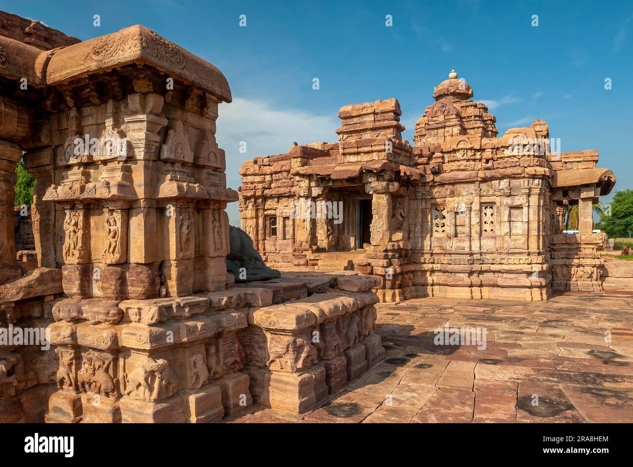 8th century Mallikarjuna Temple in Pattadakal, Karnataka, India, Asia ...