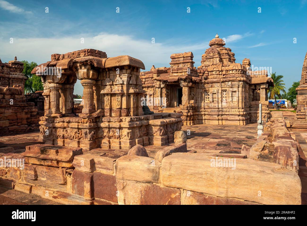 8th century Mallikarjuna Temple in Pattadakal, Karnataka, India, Asia ...