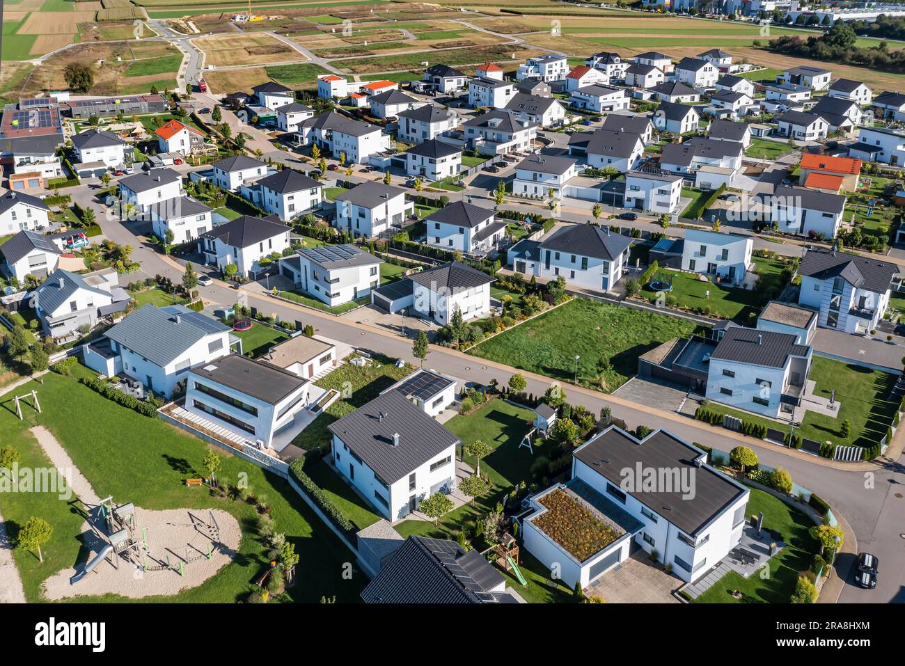 Modern family building hi-res stock photography and images - Alamy