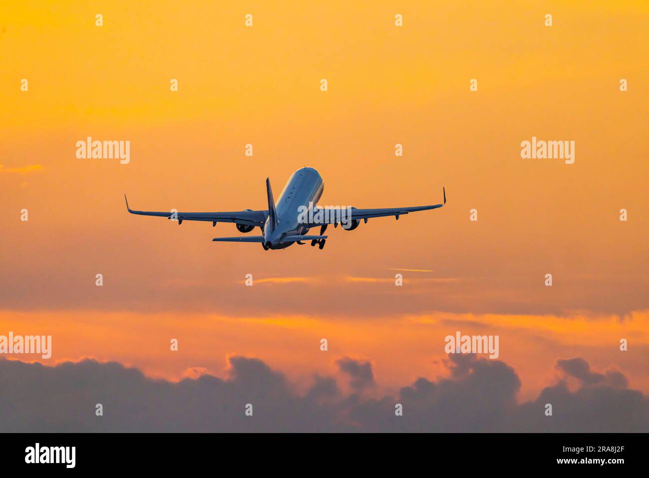 Airplane start condor hi-res stock photography and images - Alamy