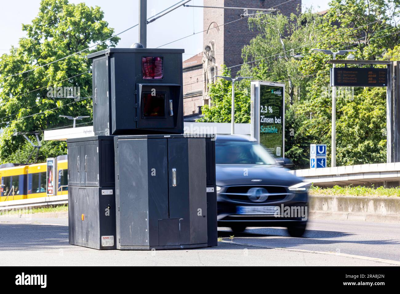 Partly stationary radar system, speed measurement, Stuttgart, Baden ...