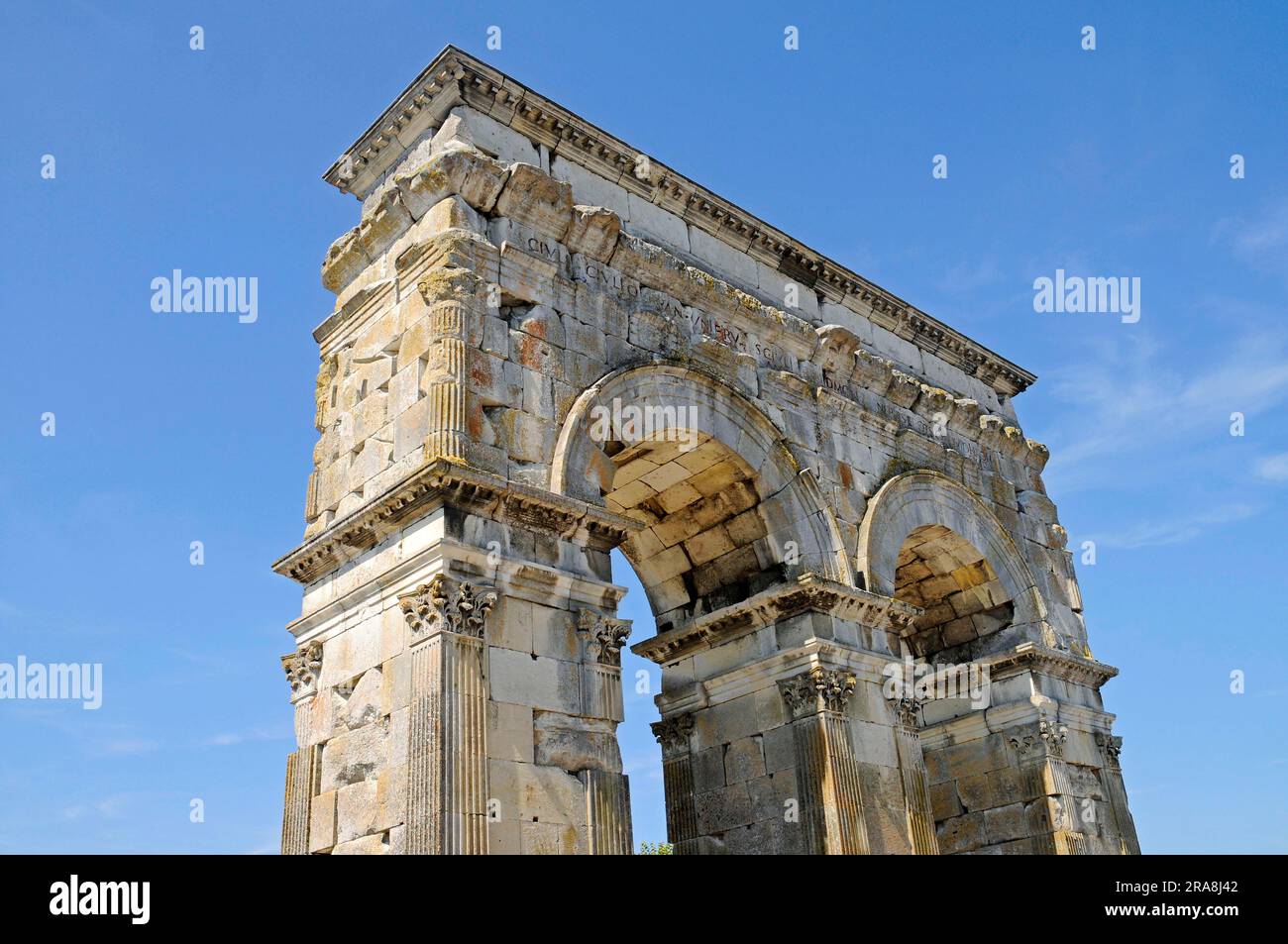 Roman western gate arch hi-res stock photography and images - Alamy