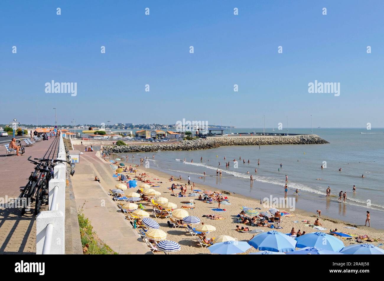 Royan seafront hi-res stock photography and images - Alamy