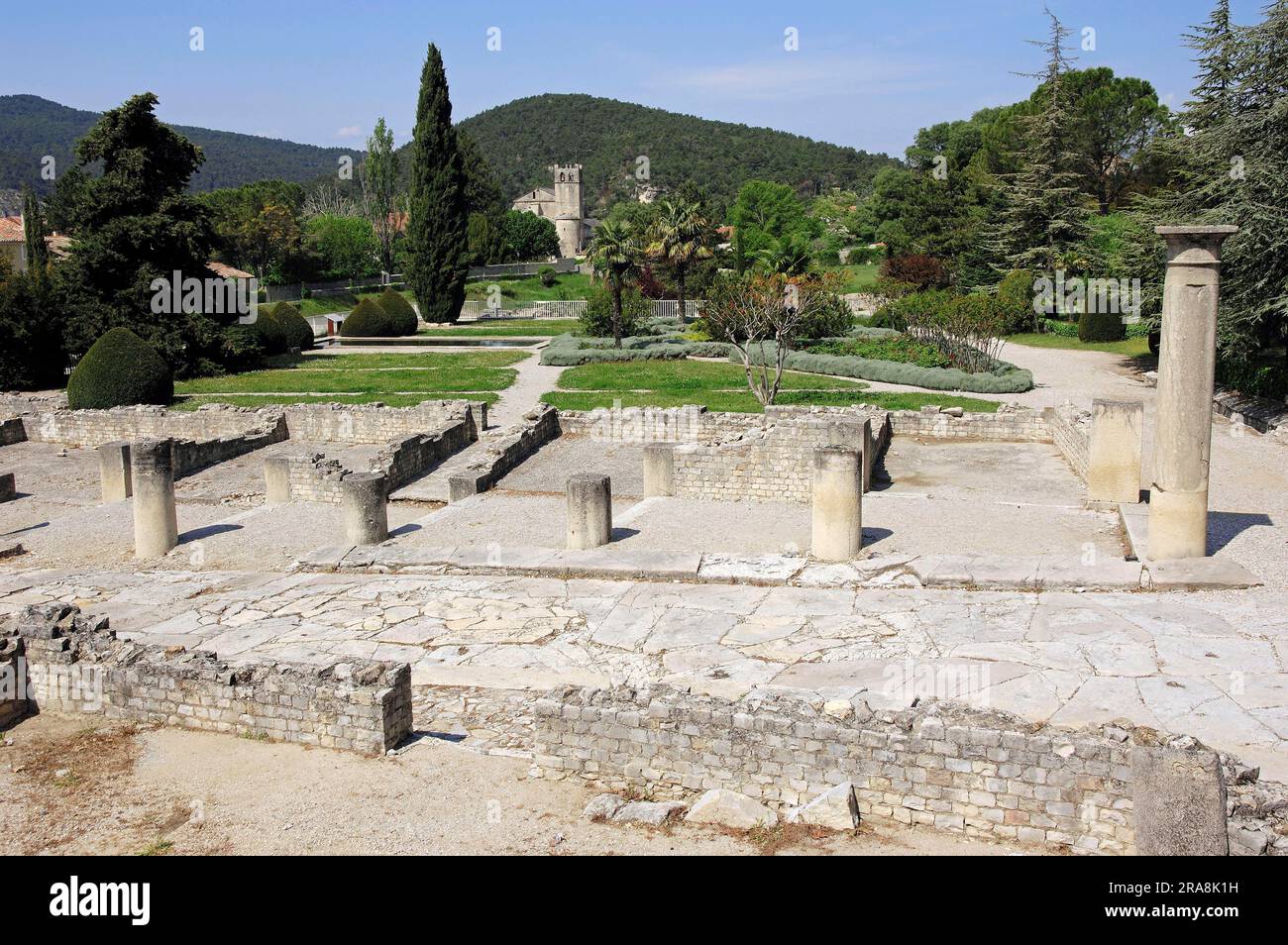 Roman civilization vaison la romaine old ruins hi-res stock photography ...