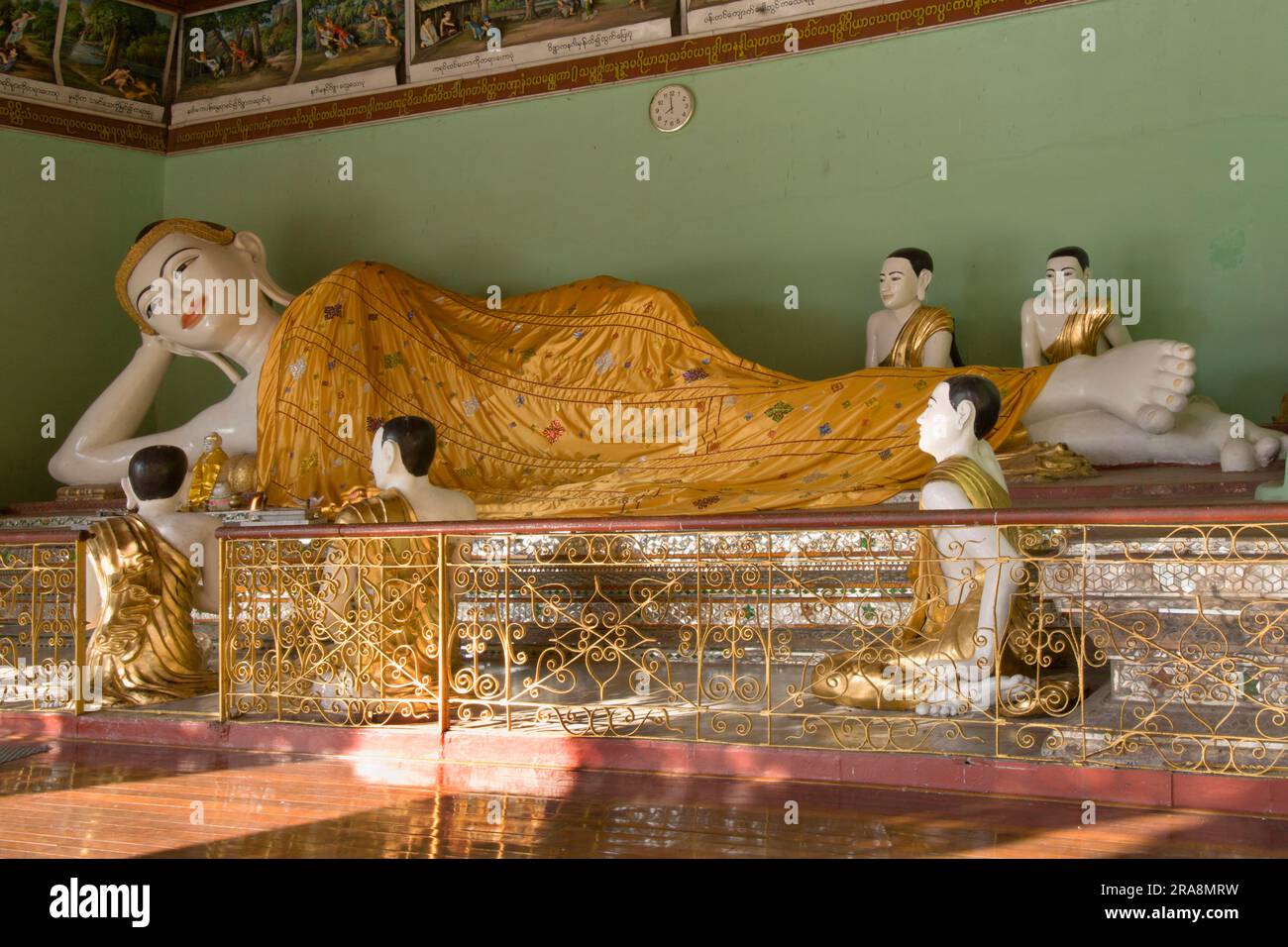 Reclining Buddha, 8, 5 metres, Buddha Pavilion, Shwedagon Pagoda ...