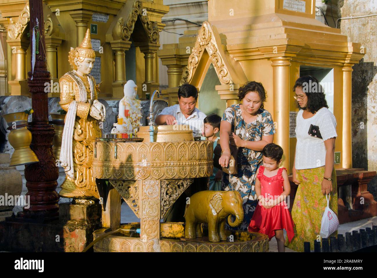 Offering to Buddha, planetary post for Mercury, Temple of Buddha ...
