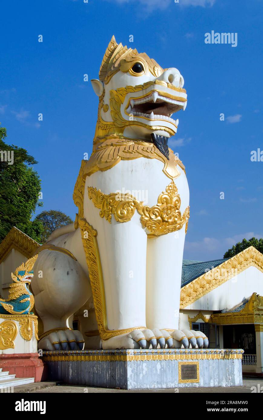 Golden Dragon, Shwedagon Pagoda, Yangon, Burma, Myanmar, Yangon Stock ...