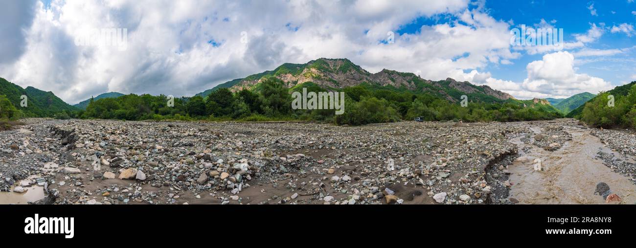 Wide river bed hi-res stock photography and images - Alamy
