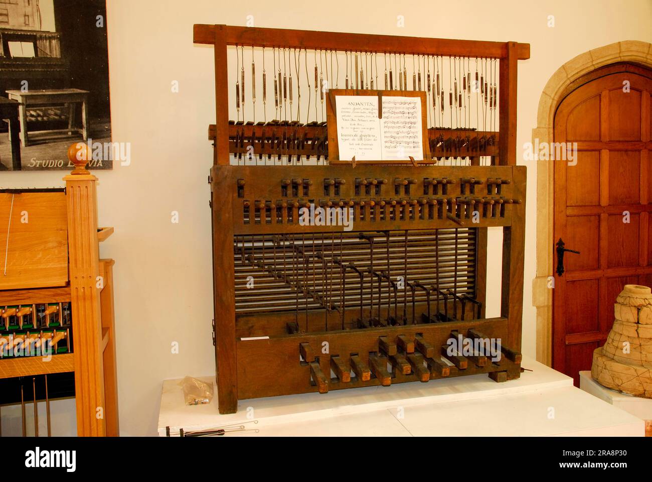 Carillon keyboard hi-res stock photography and images - Alamy