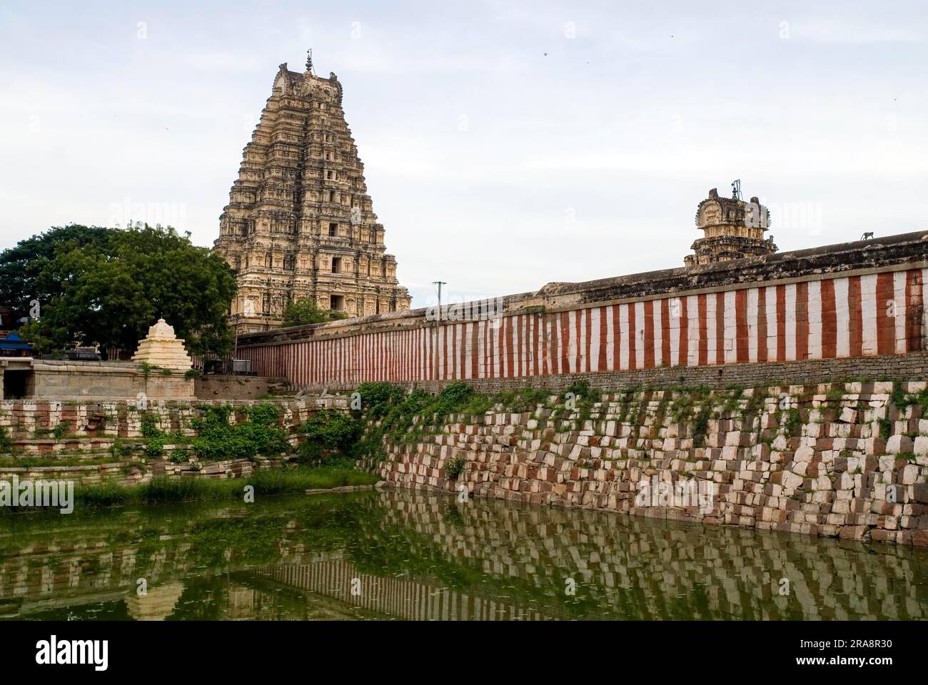 The Pushkarani temple tank in the Virupaksha temple in Hampi, Karnataka ...