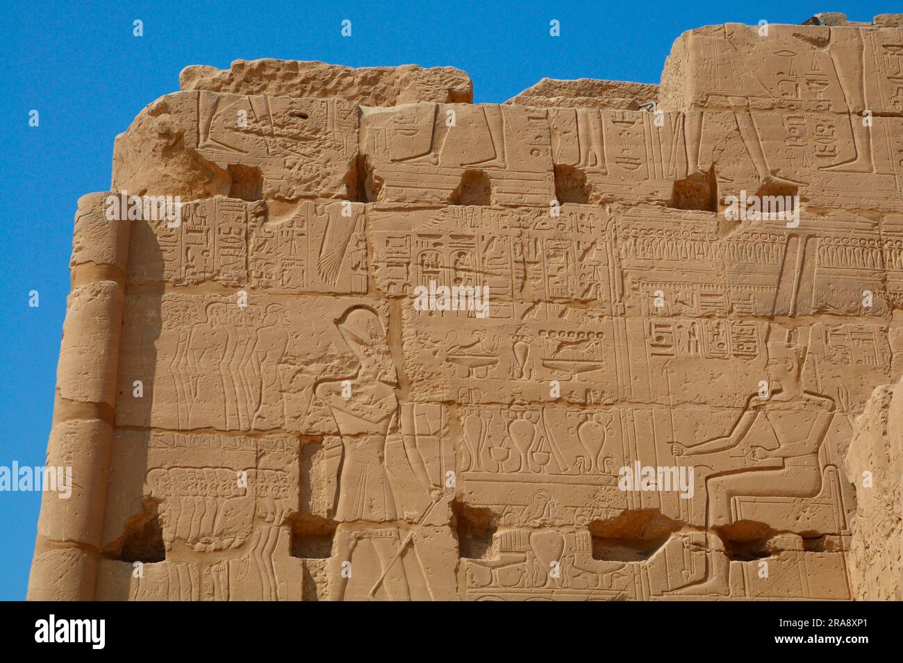 Relief on wall karnak hi-res stock photography and images - Alamy