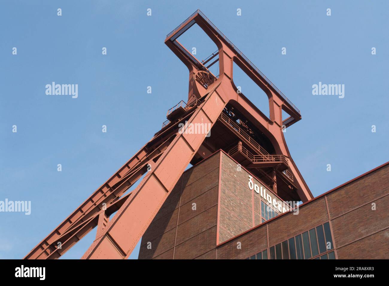 Zollverein colliery winding tower and ruhr museum hi-res stock ...