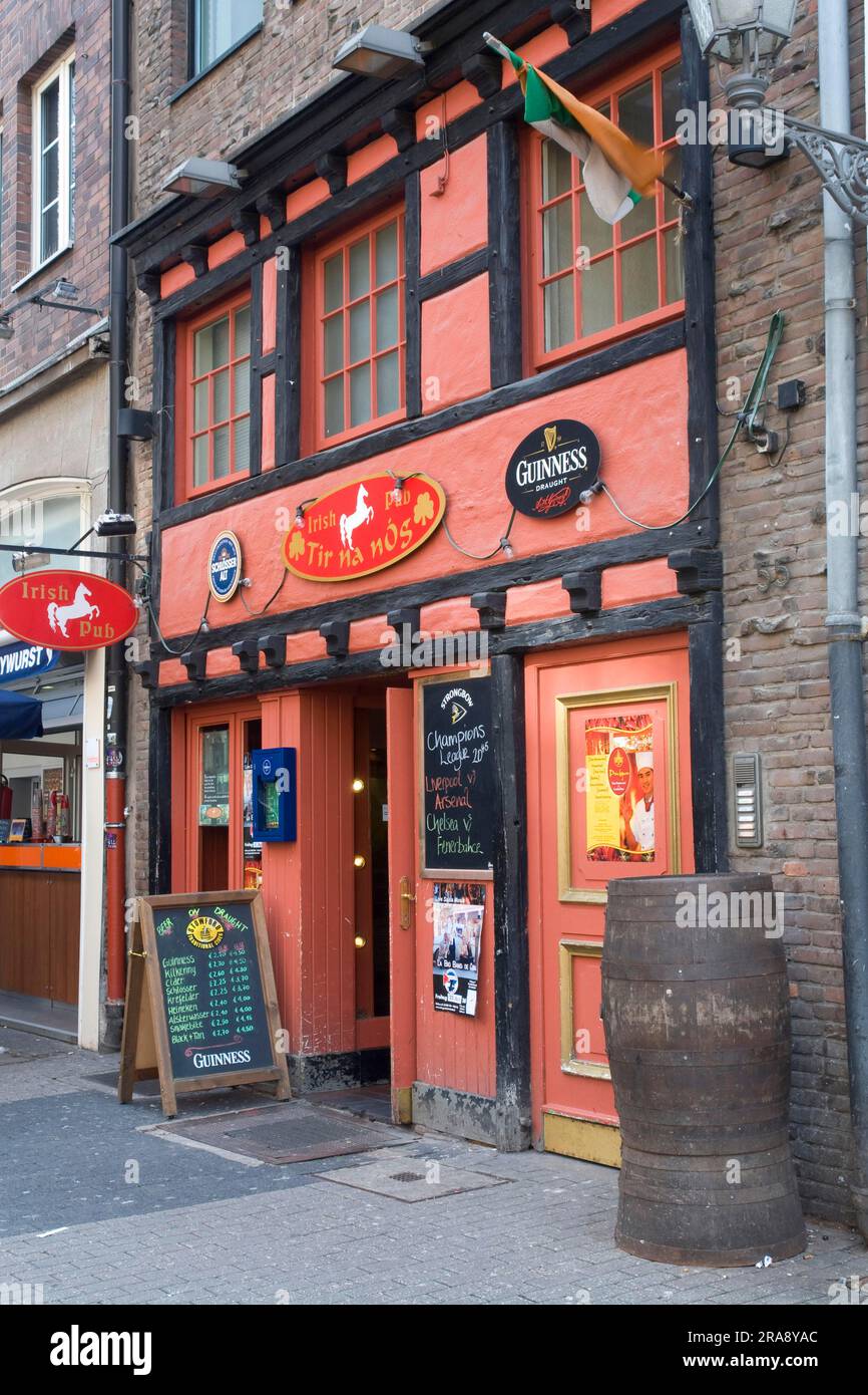 Irish Pub, Old Town, Duesseldorf, North Rhine-Westphalia, Germany Stock ...