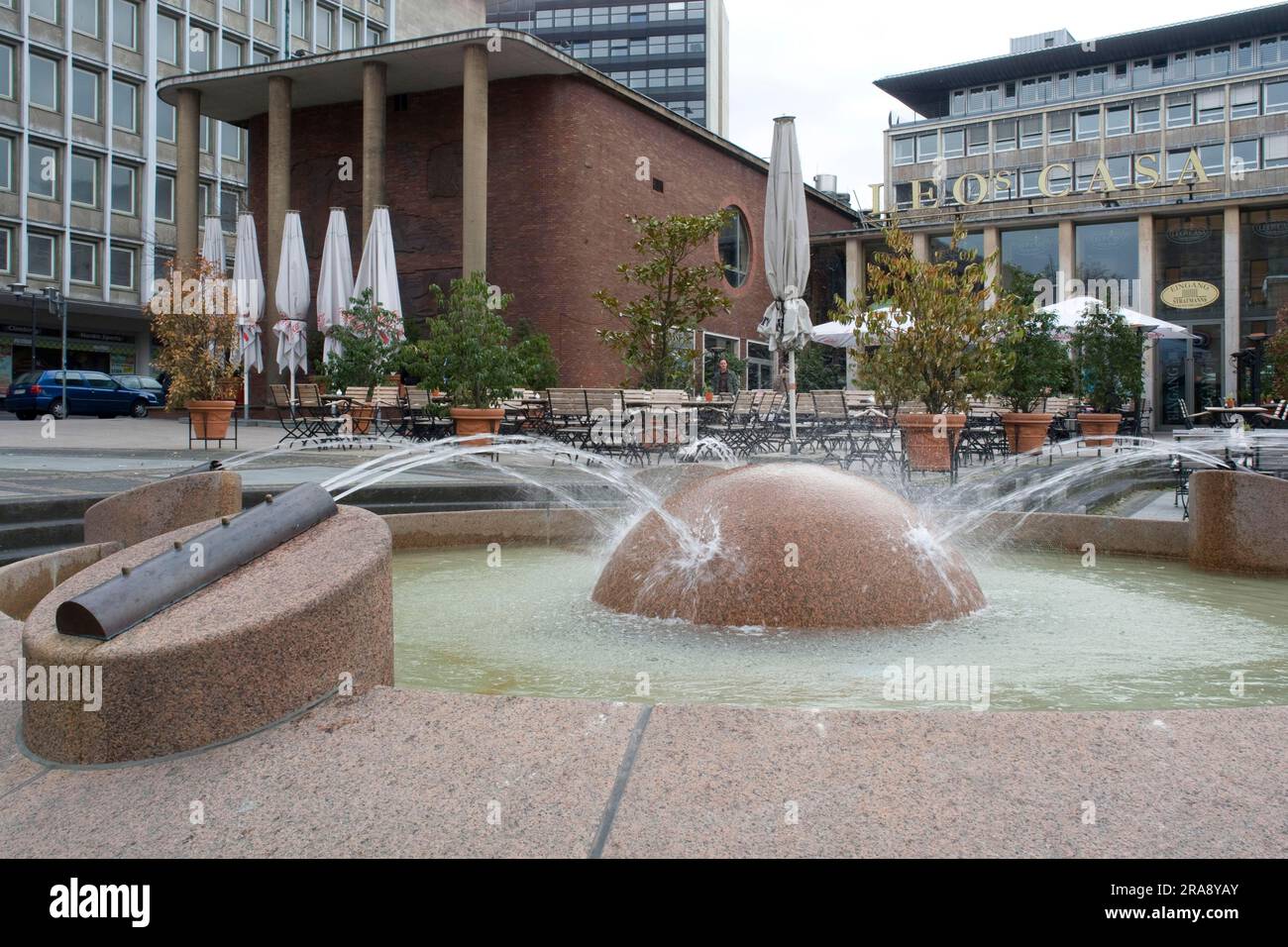 Water fountain kennedy square hi-res stock photography and images - Alamy