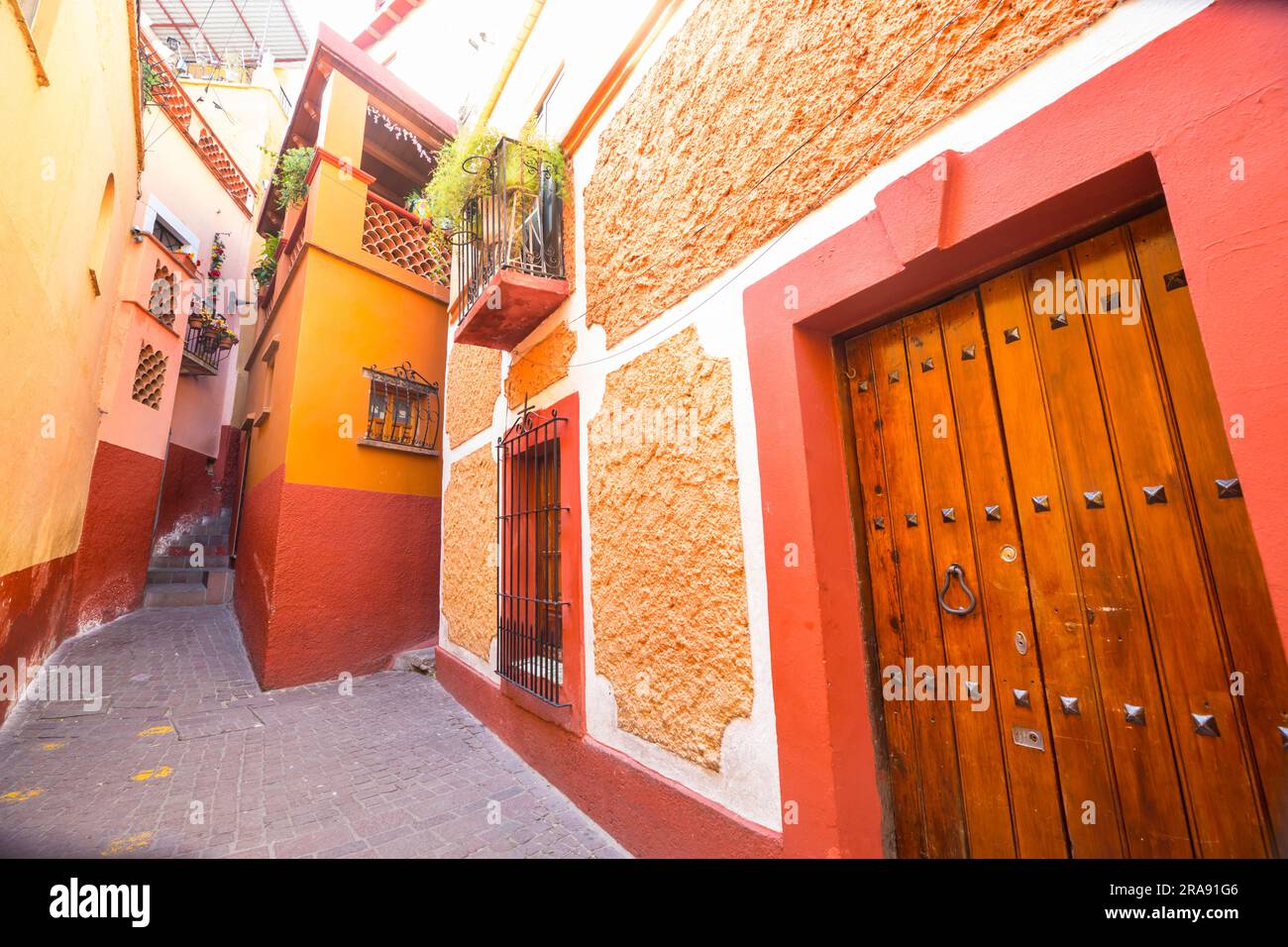 Colonial historical city Guanajuato, famous Alley of the Kiss (Callejon ...