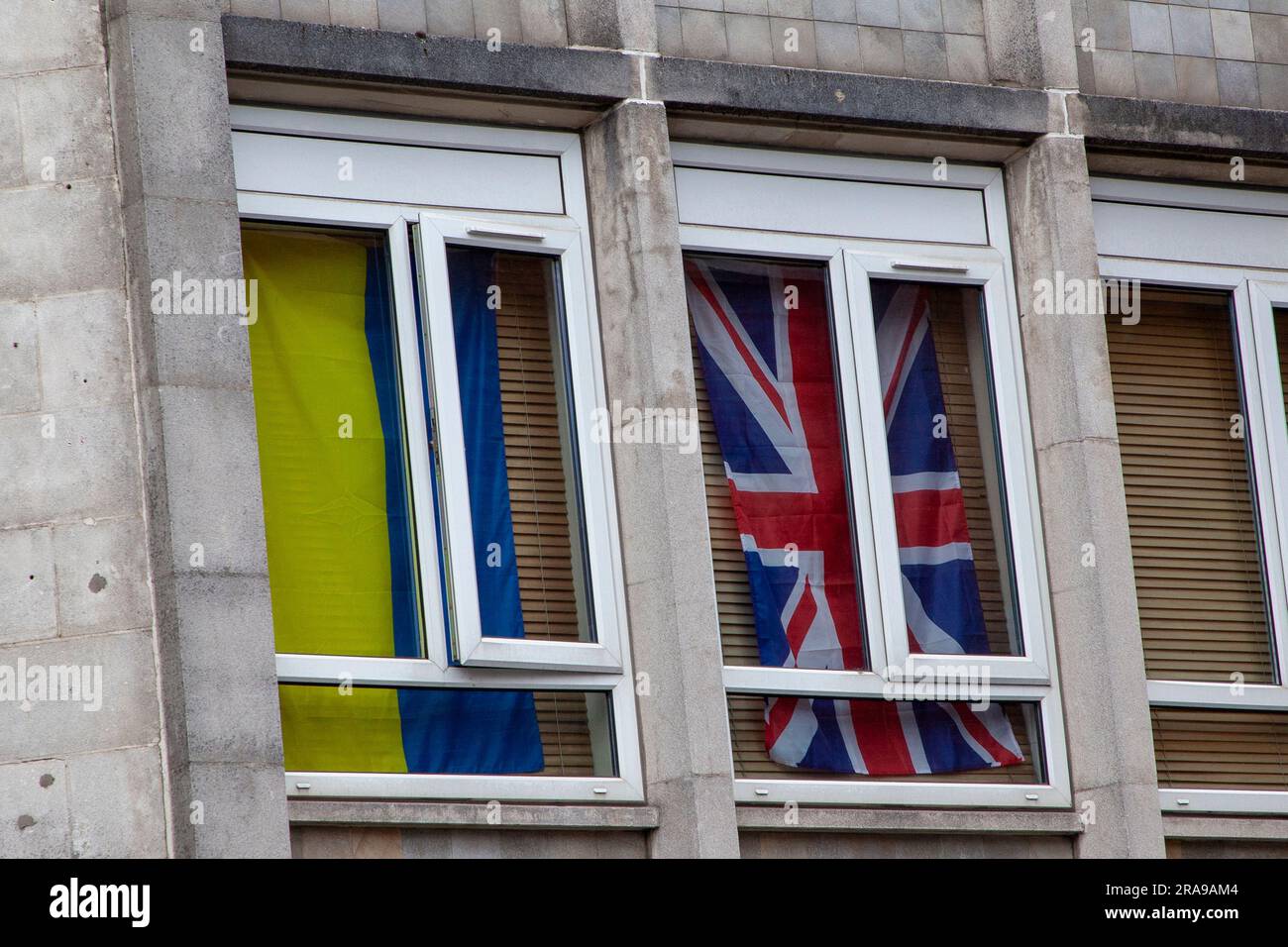 Ukrainian flag and union jack hi-res stock photography and images - Alamy