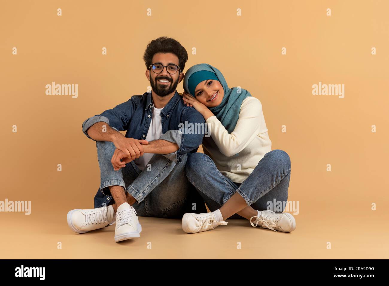 Muslim Loving Couple Wallpaper