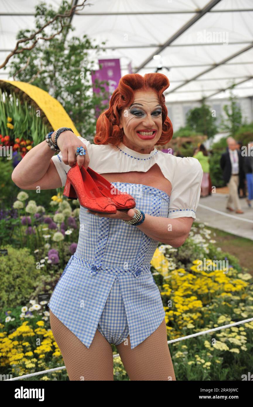 Drag artist Gigi Capri in costume as Dorothy from the Wizard of Oz on ...