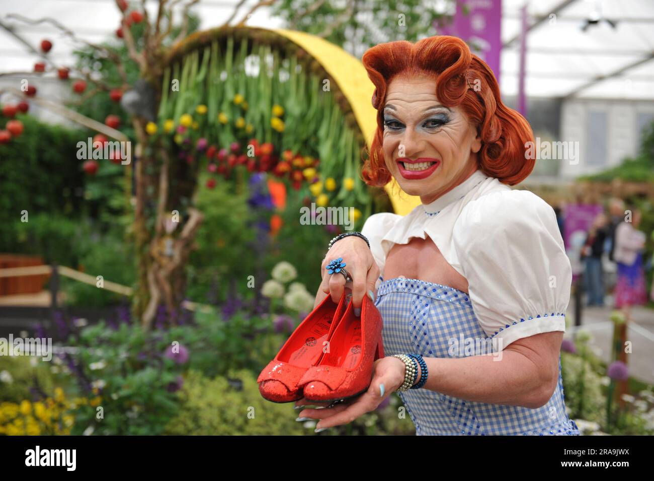 Drag artist Gigi Capri in costume as Dorothy from the Wizard of Oz on ...