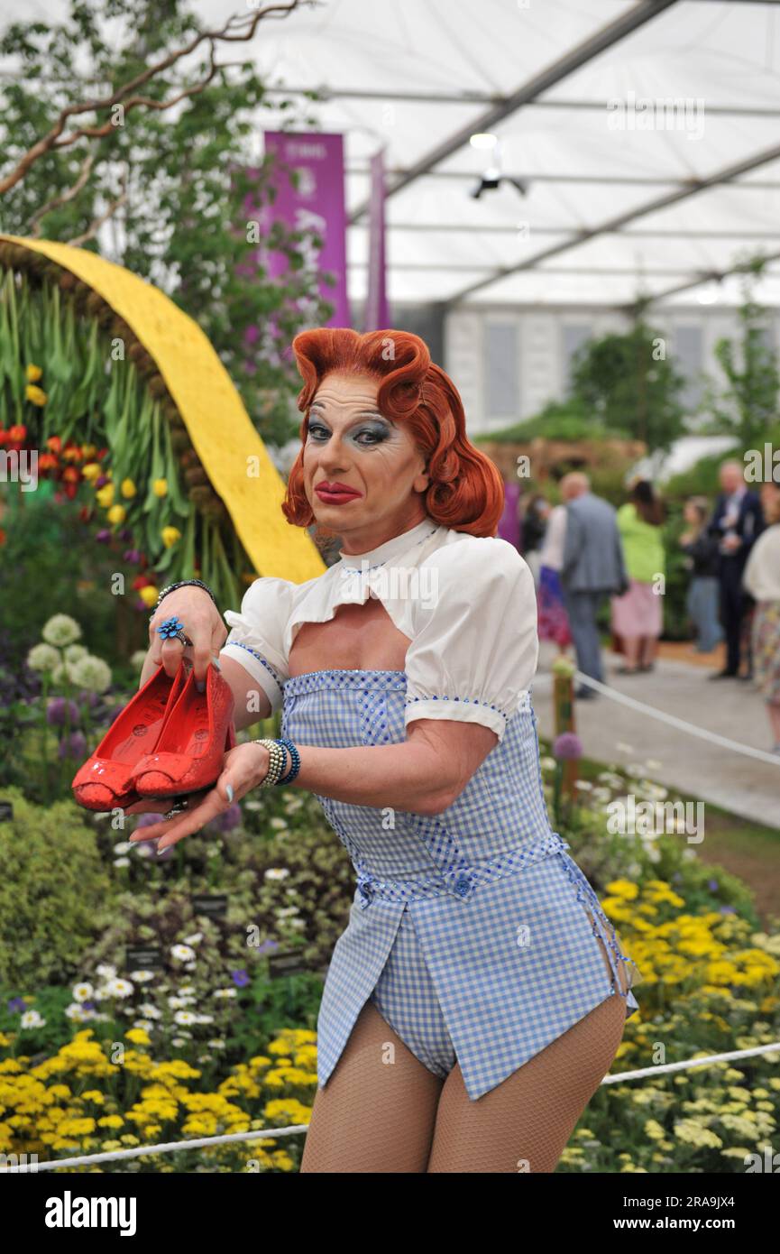 Drag artist Gigi Capri in costume as Dorothy from the Wizard of Oz on ...