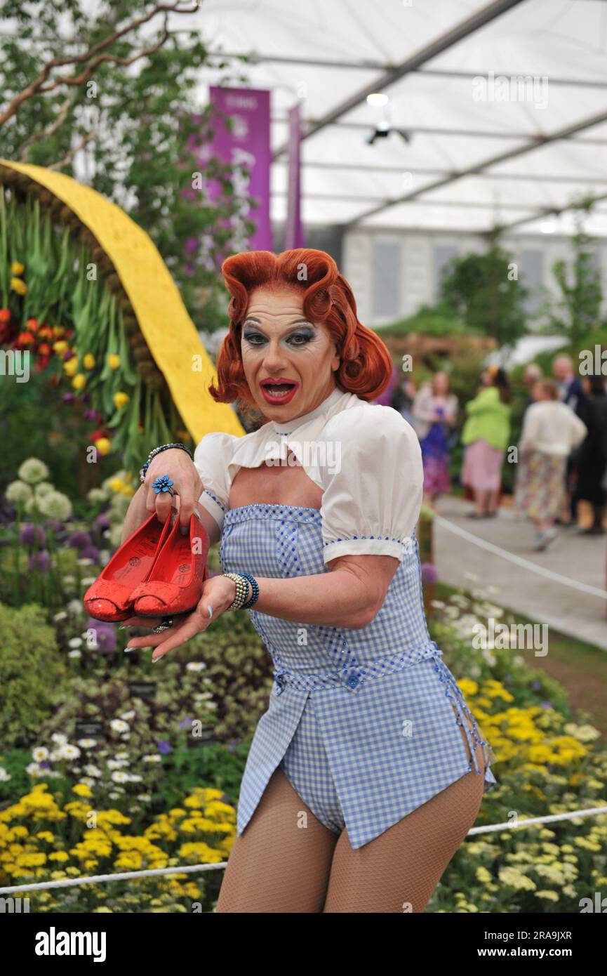 Drag artist Gigi Capri in costume as Dorothy from the Wizard of Oz on ...